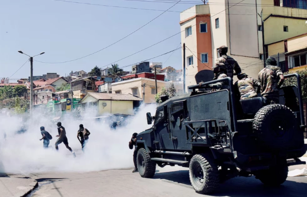 Madagascar's President Dissolves Government after Deadly Gen Z Protests ...